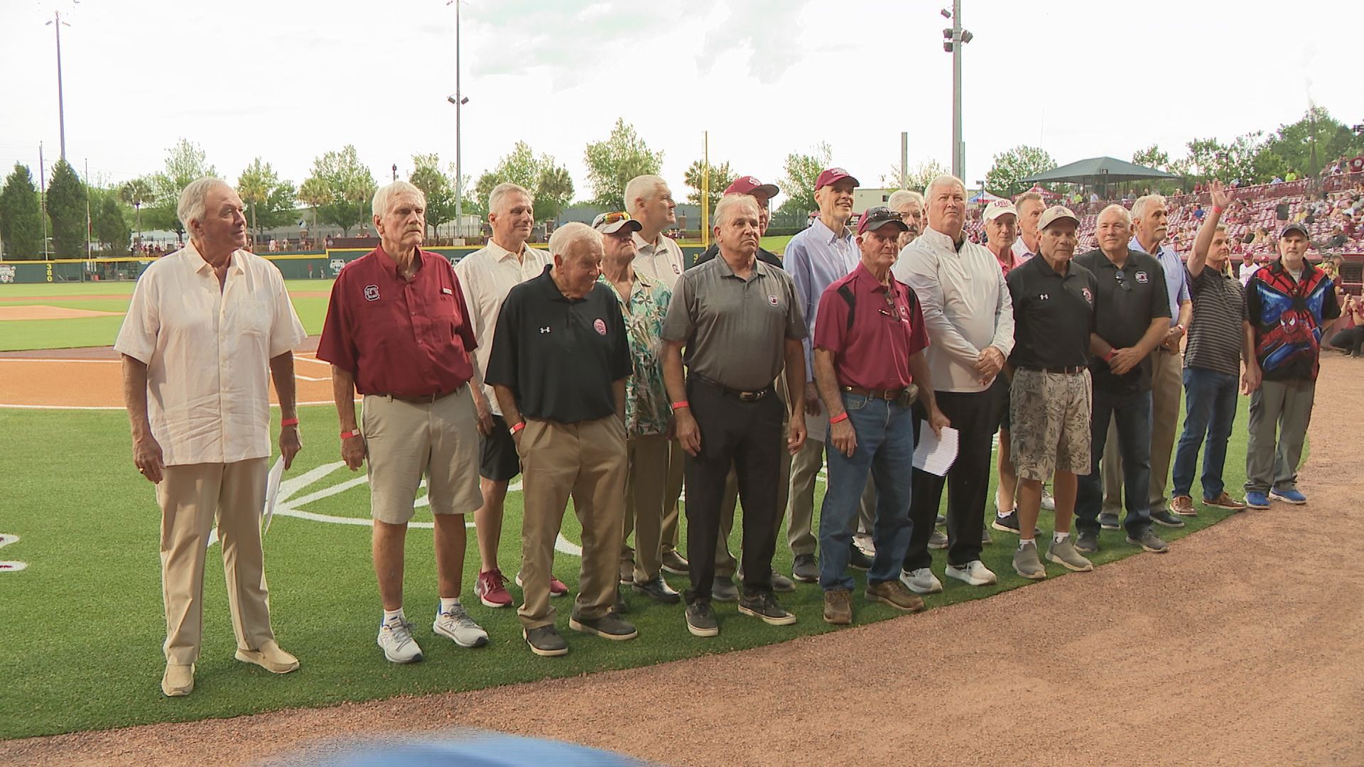 South Carolina honors the 1975 Gamecock baseball team | wltx.com