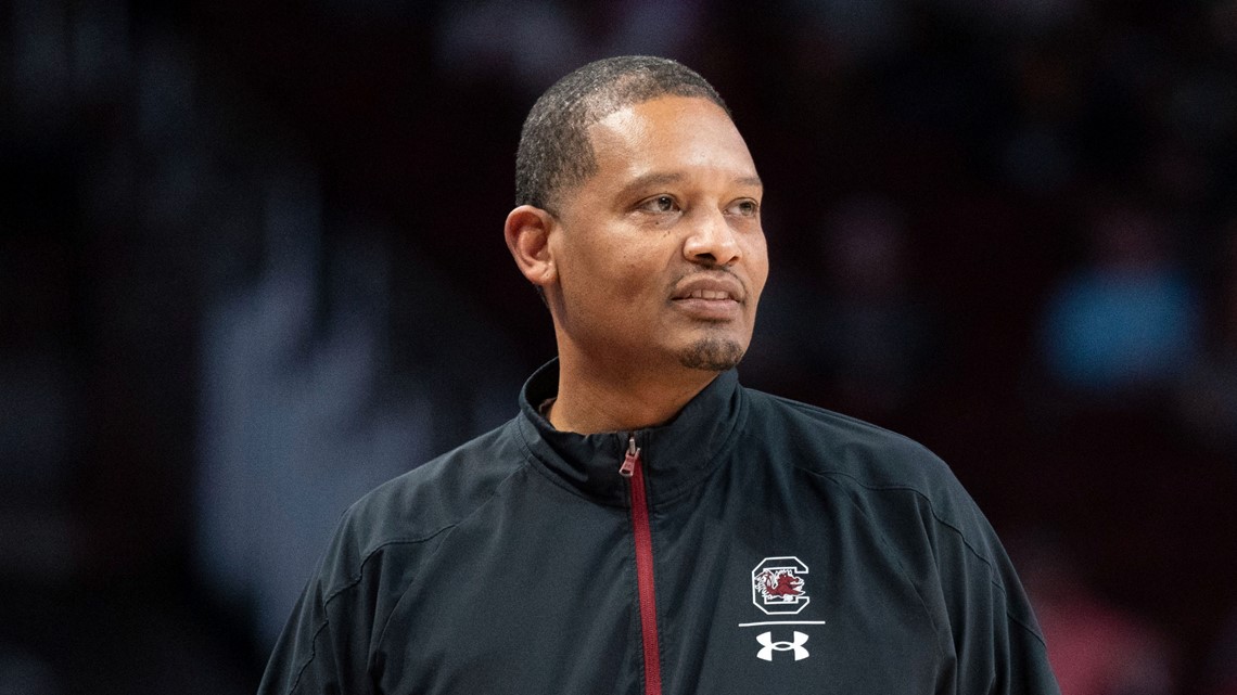 South Carolina basketball coach Lamont Paris agrees to contract ...