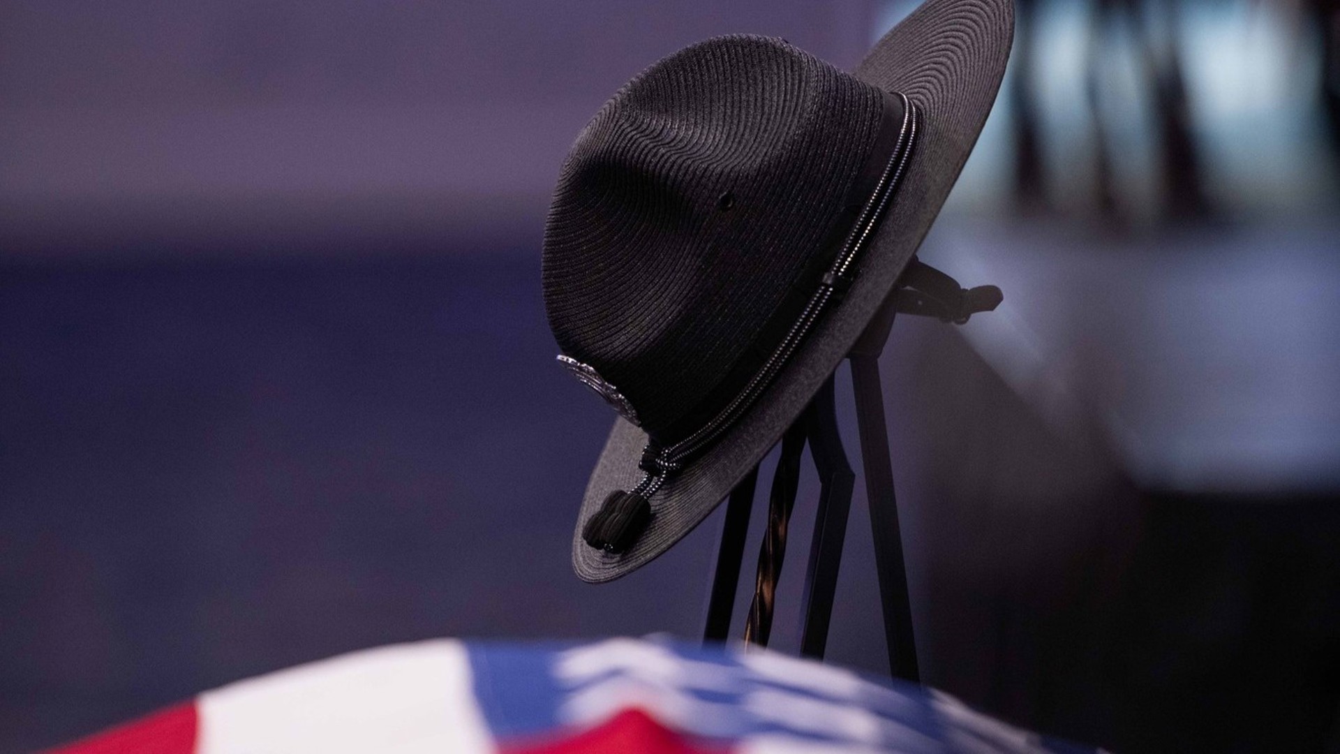 South Carolina officers mourn transport police death | wltx.com