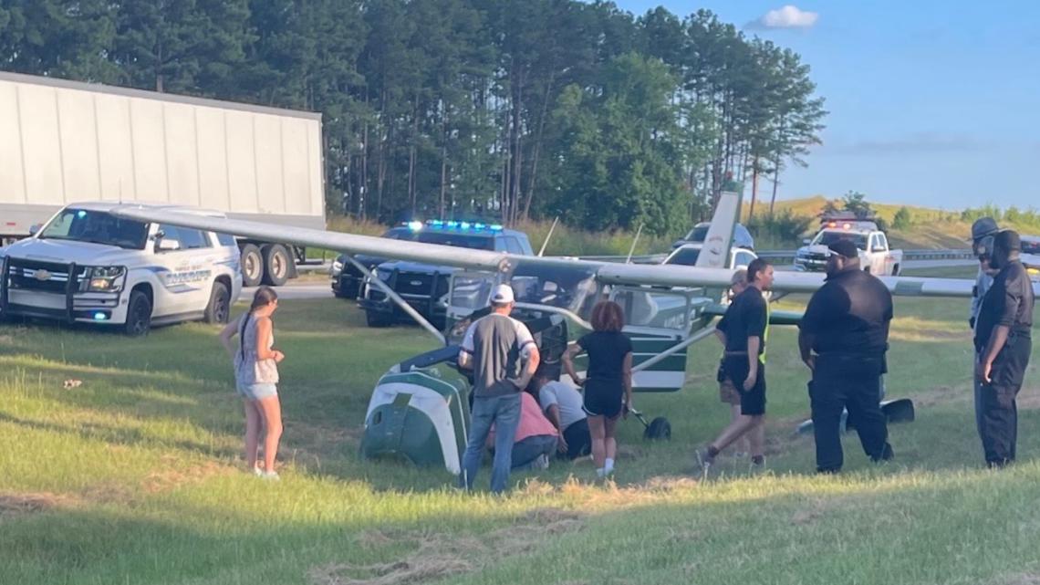 Pilot describes landing on I-77 in South Carolina | wltx.com