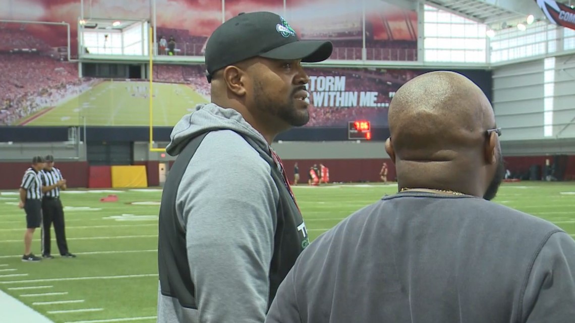 South Carolina brings Travian Robertson home to coach the defensive ...