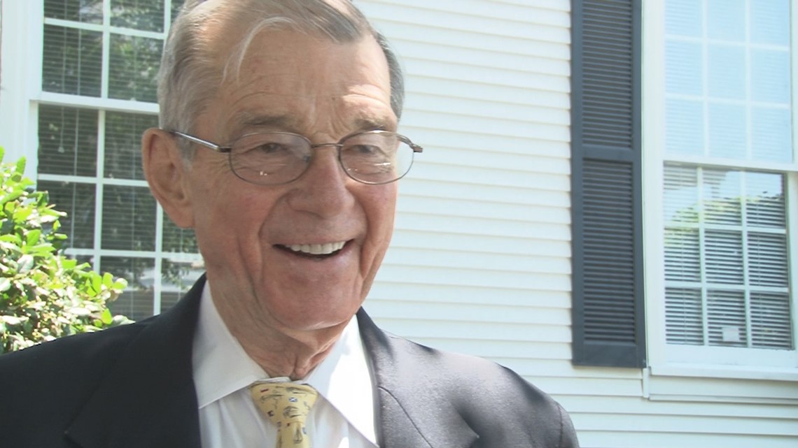 USC remembers the life and legacy of Don Fowler | wltx.com