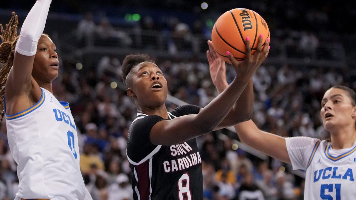 No. 1 South Carolina women lose at fifth-ranked UCLA 77-62, ending ...