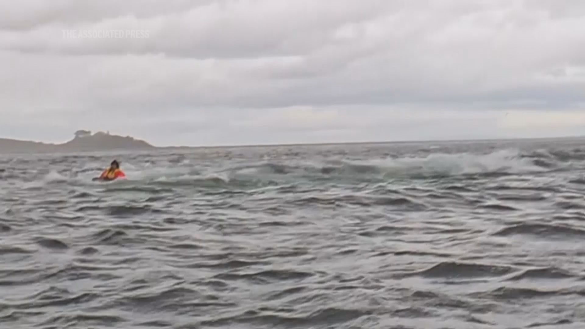 Kayaker off the coast of Chile was briefly swallowed by a humpback ...
