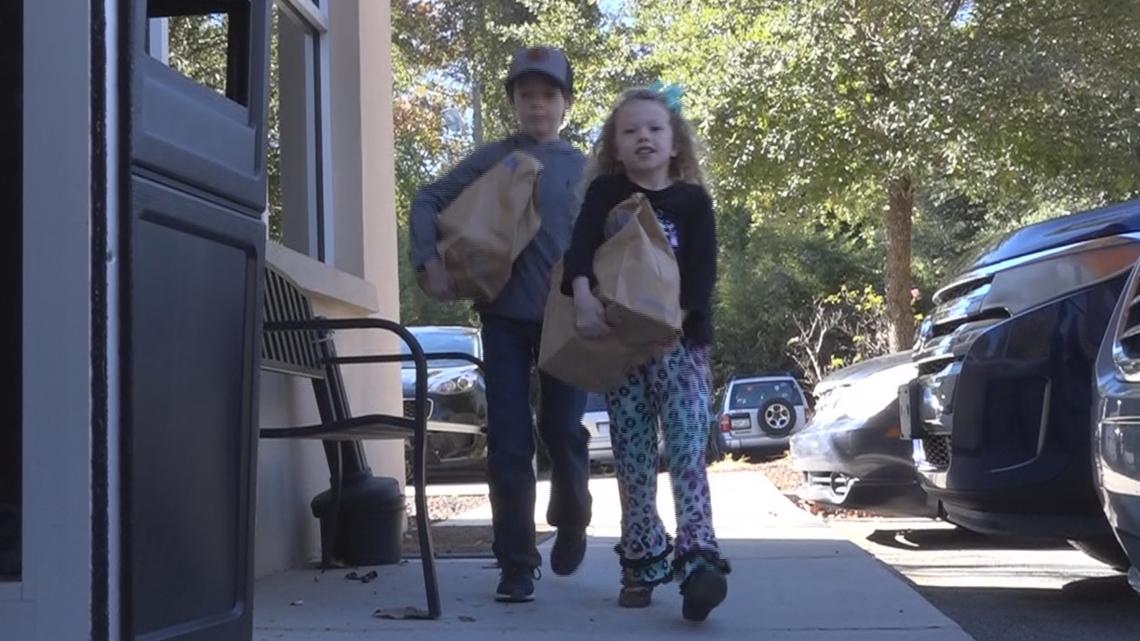 Staples family feeds Lexington people in need for Thanksgiving | wltx.com