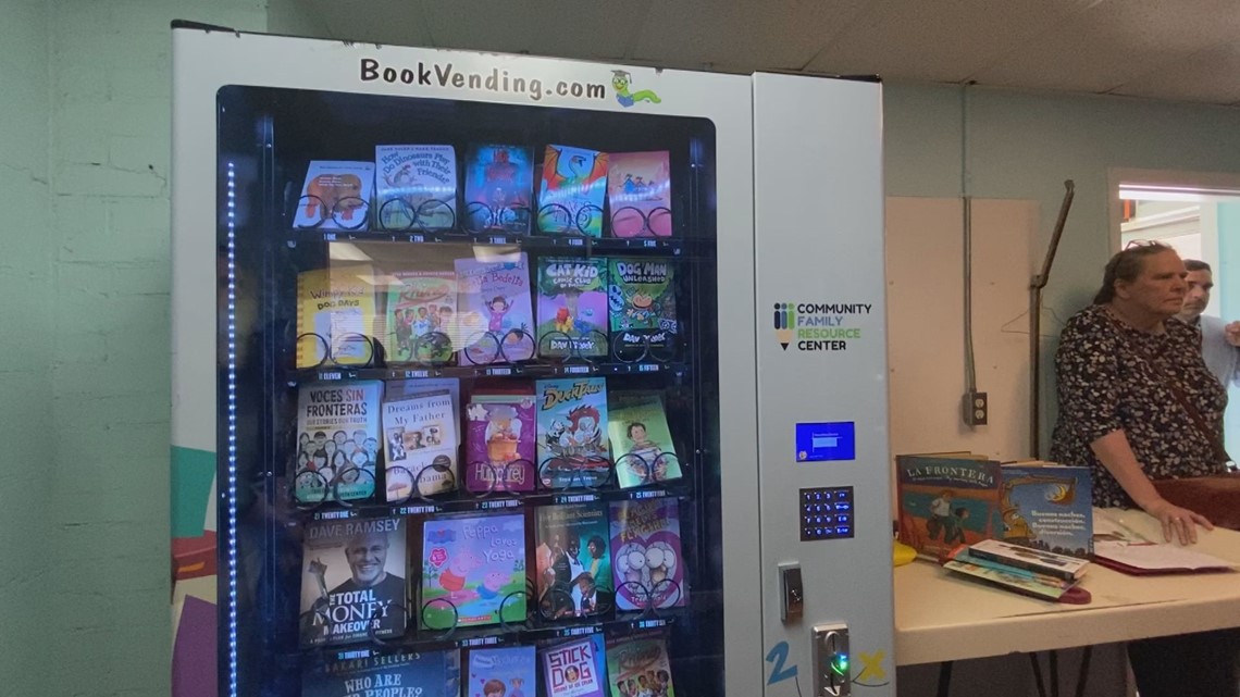 Clarendon School District installs book vending machines | wltx.com