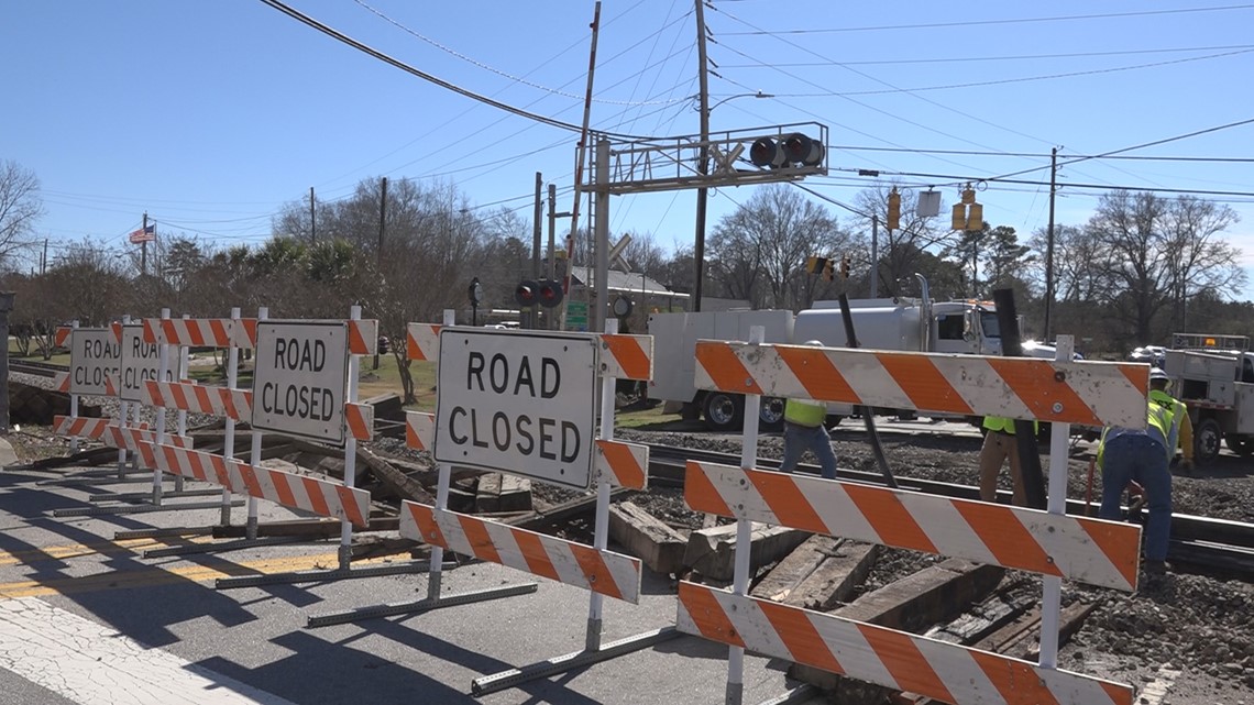 Chapin railroad crossing closures and repairs | wltx.com