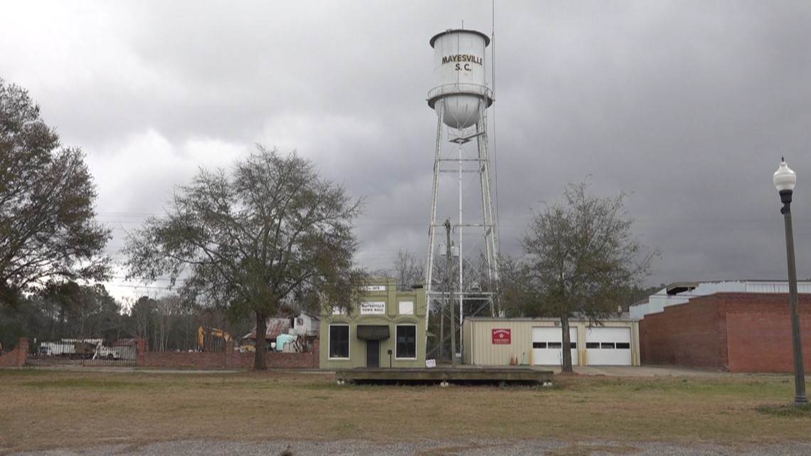 Confusion in Mayesville over local government leadership | wltx.com