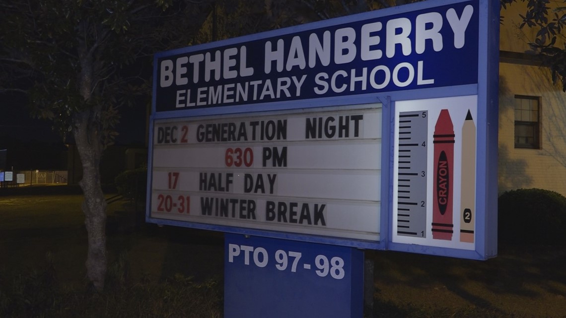Former students say last goodbye to Bethel-Hanberry Elementary | wltx.com