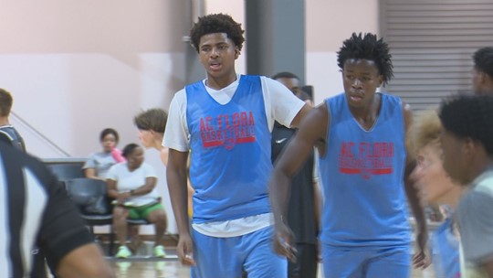 AC Flora's Collin Murray-Boyles picks up offer from USC | wltx.com