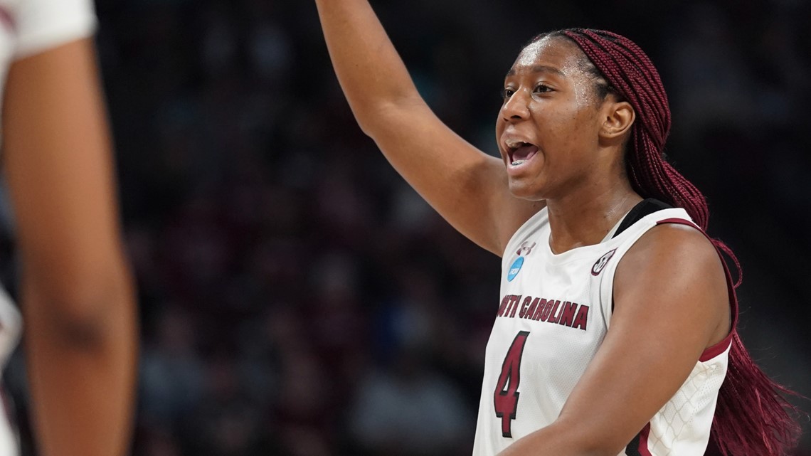 USC's Aliyah Boston vs South Florida's Dulcy Fankam Mendjiadeu | wltx.com