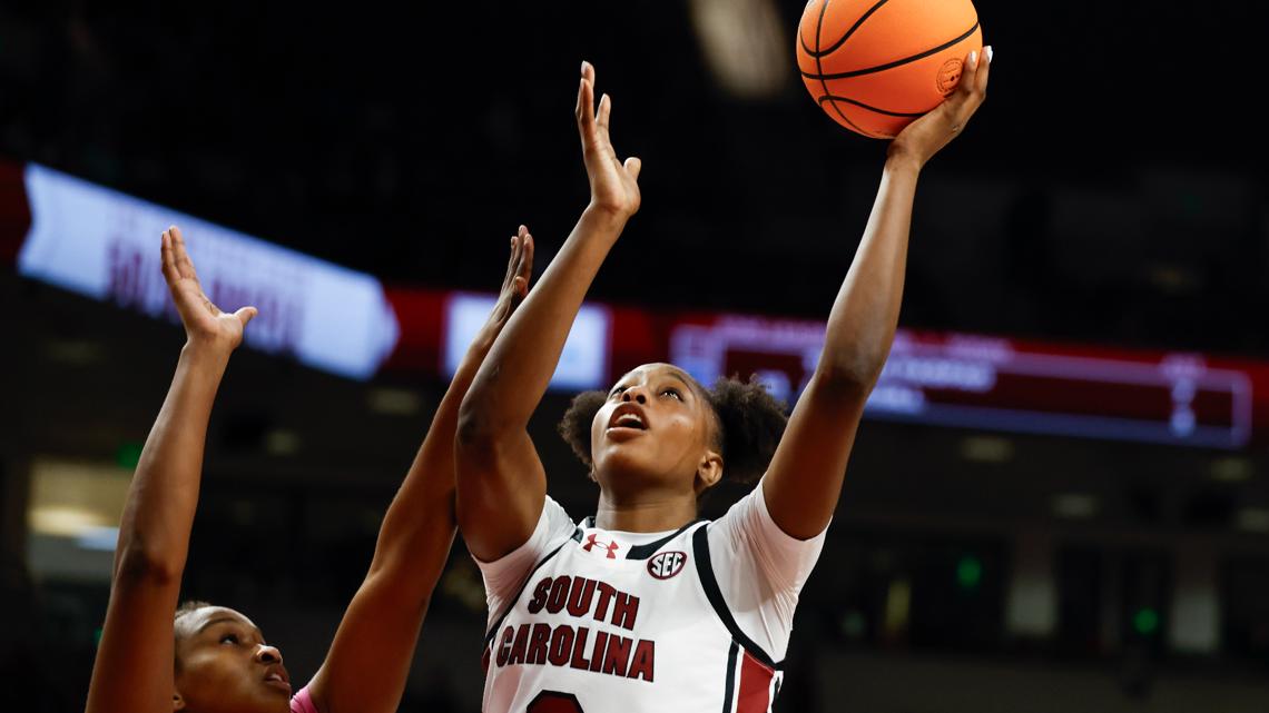 Joyce Edwards leads South Carolina's home winning streak with career ...
