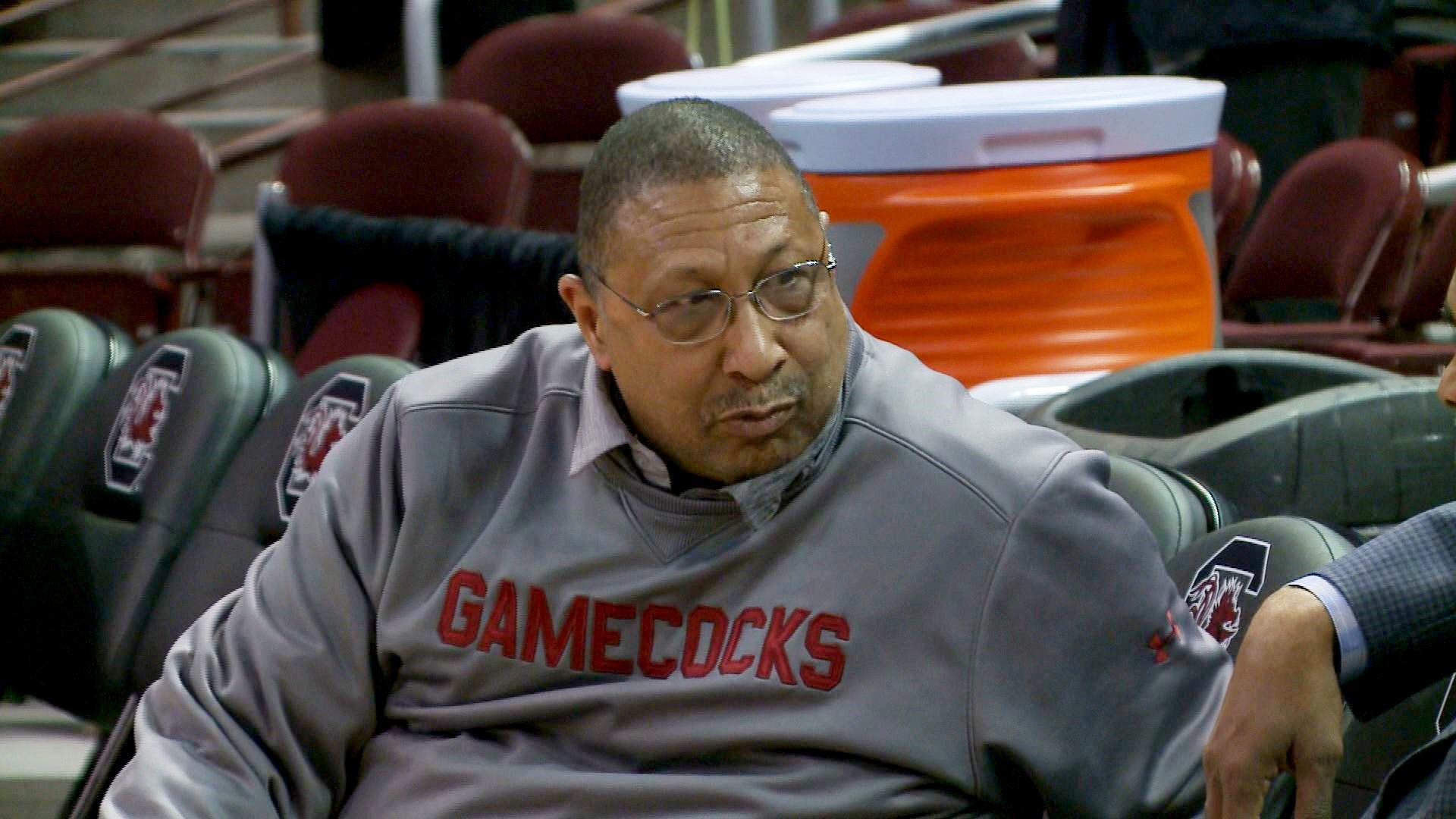 South Carolina assistant Perry Clark to retire | wltx.com