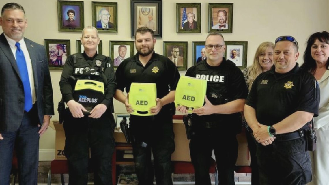 Life saving equipment now in the hands of Elgin Police | wltx.com