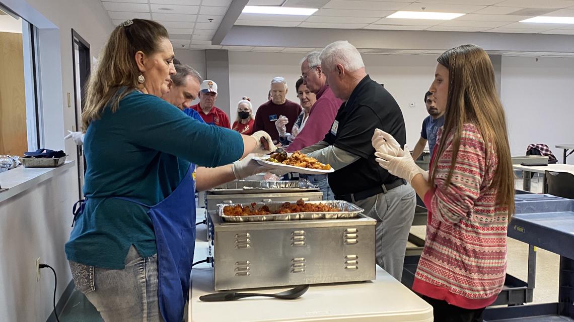 Troops at Fort Jackson treated to holiday dinner | wltx.com