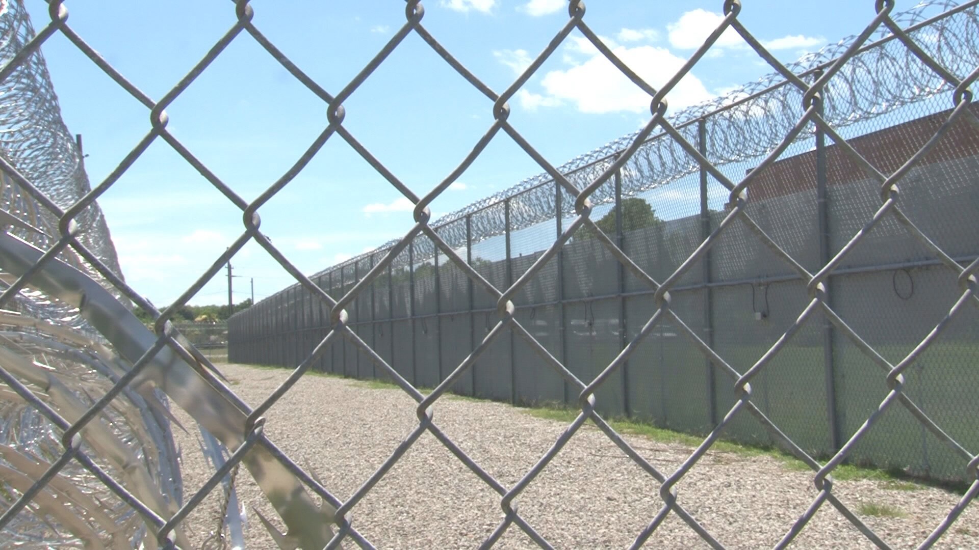 Assault at Alvin S. Glenn Detention Center sends one to hospital | wltx.com