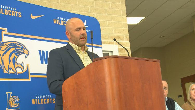 Dustin Curtis is stepping down as Lexington head football coach | wltx.com