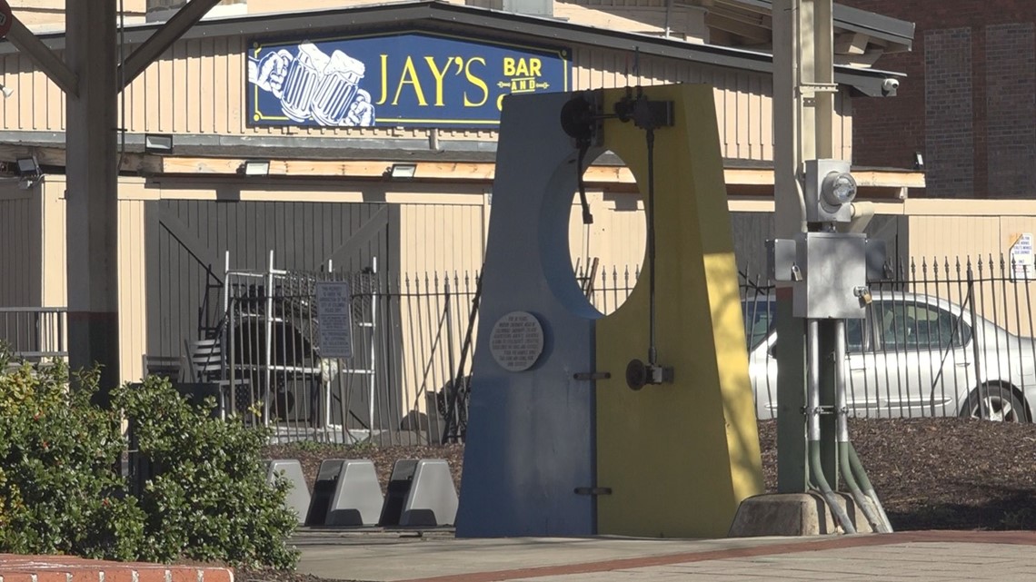 Piece of art honoring Marvin Chernoff stolen in Vista | wltx.com