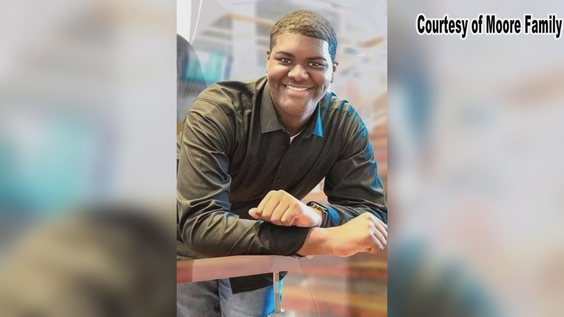 Blythewood High mourns Troy Moore | wltx.com