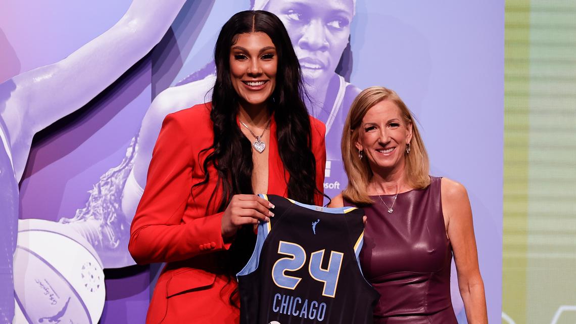 SC's Kamilla Cardoso debuts in WNBA with Chicago Sky | wltx.com