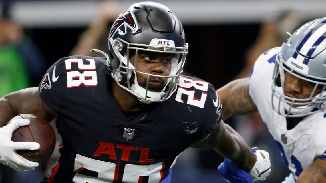 Mike Davis released by the Atlanta Falcons | wltx.com