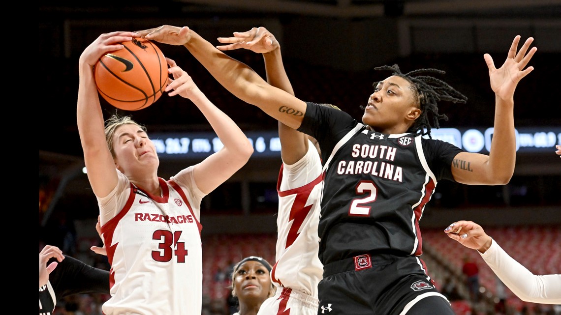 Top-ranked South Carolina stays perfect, dominates Arkansas | wltx.com