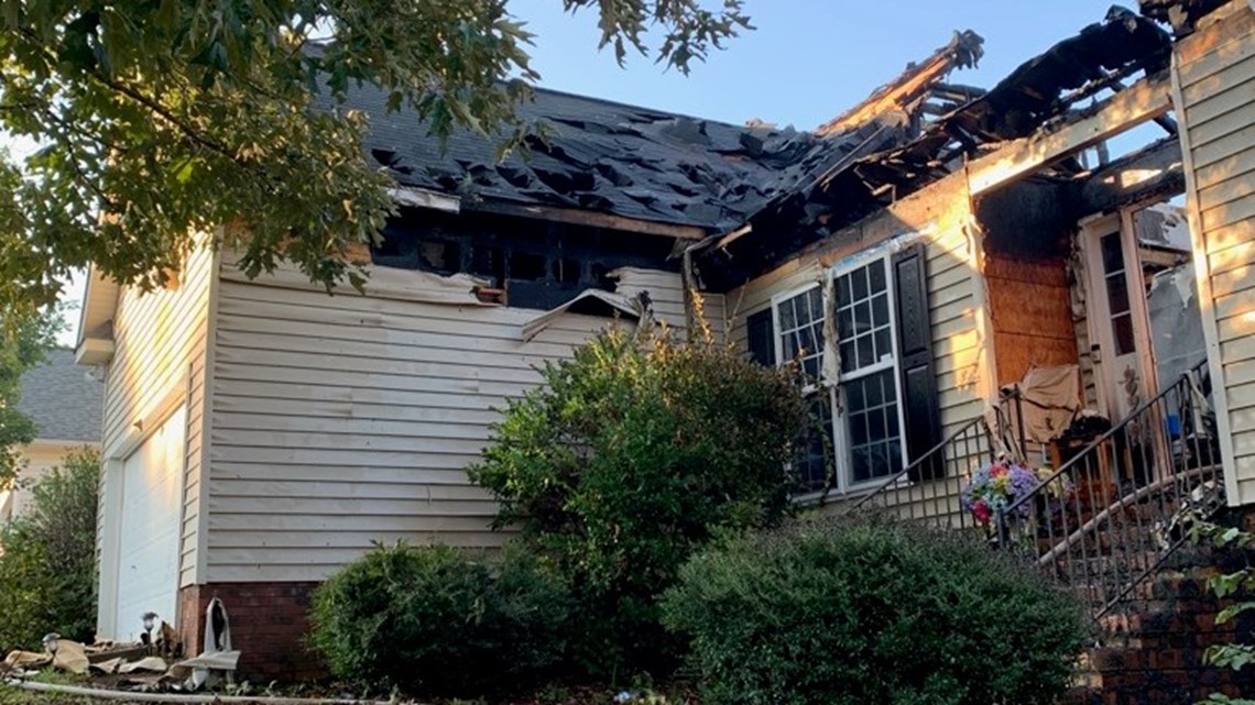 Pontiac fire on Plantation Pointe Drive damages two homes | wltx.com
