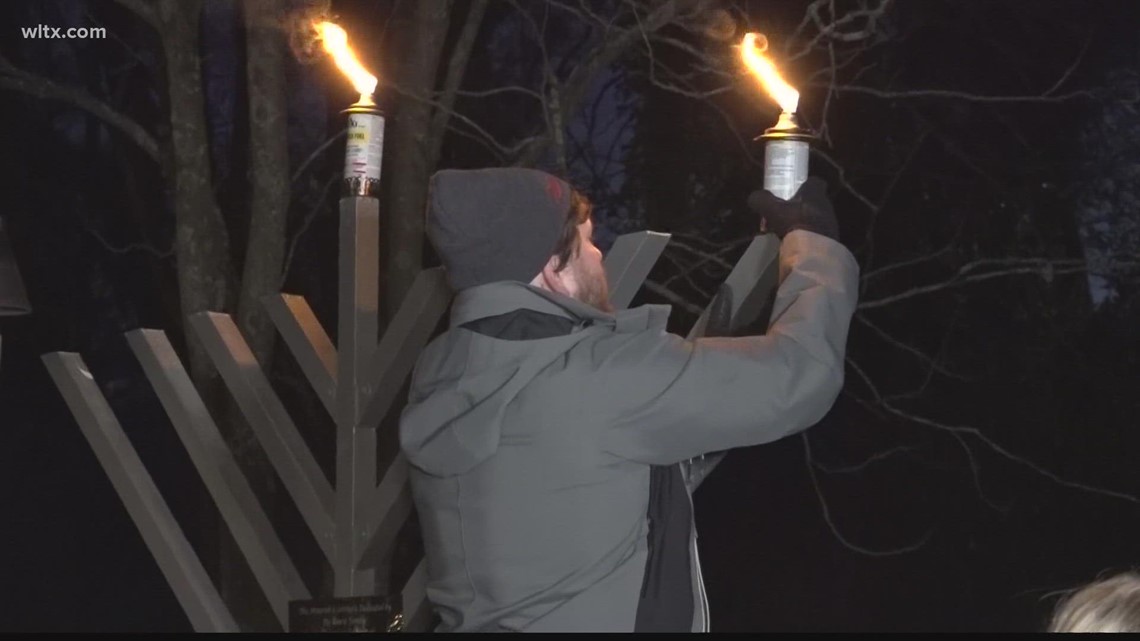 Families celebrate start of Hanukkah | wltx.com