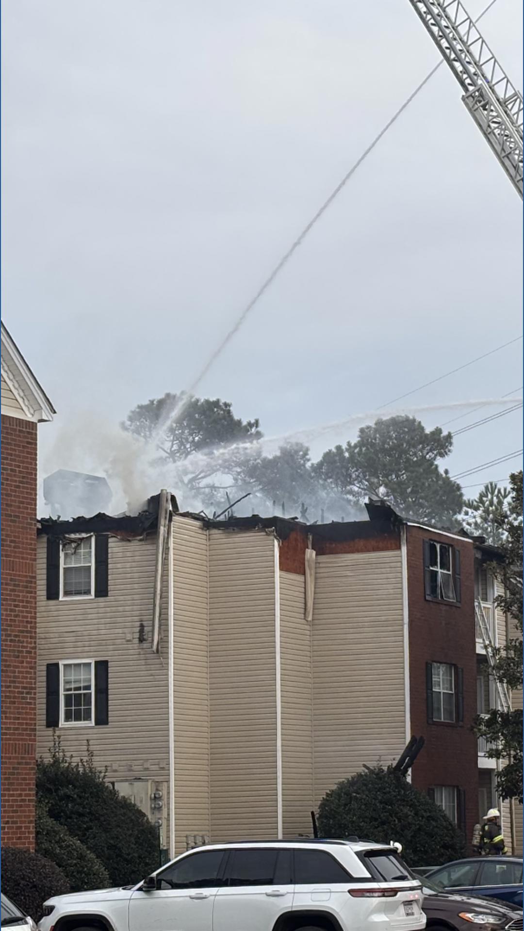 38 people displaced after large fire at Columbia apartment complex ...