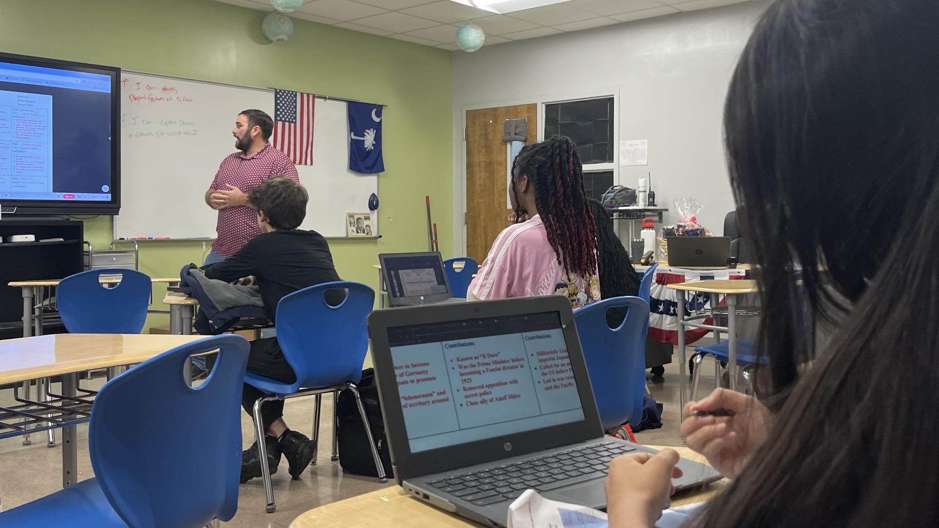 Meet News19 Teacher of the Week Isaac Barber | wltx.com
