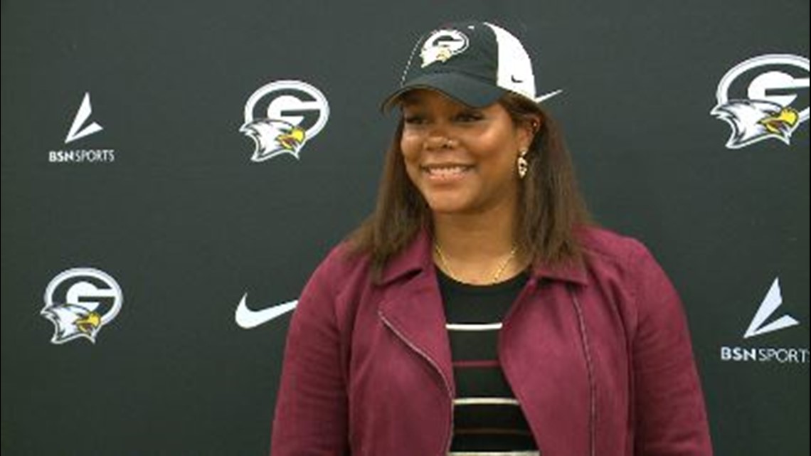 Former Gamecock standout named new girls head coach at Gray Collegiate ...