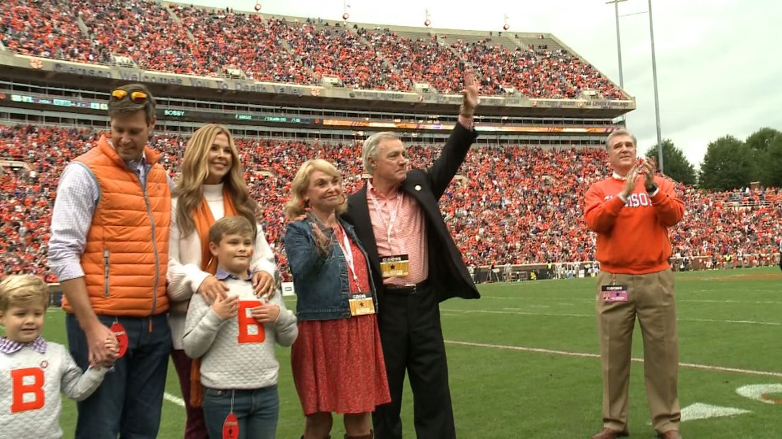Tommy Bowden returns to Death Valley | wltx.com