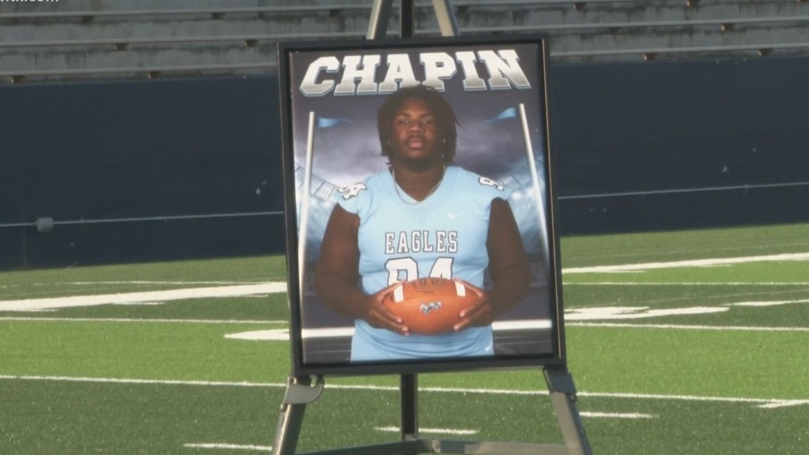 Community mourns loss of Chapin football player Tre Ruff | wltx.com