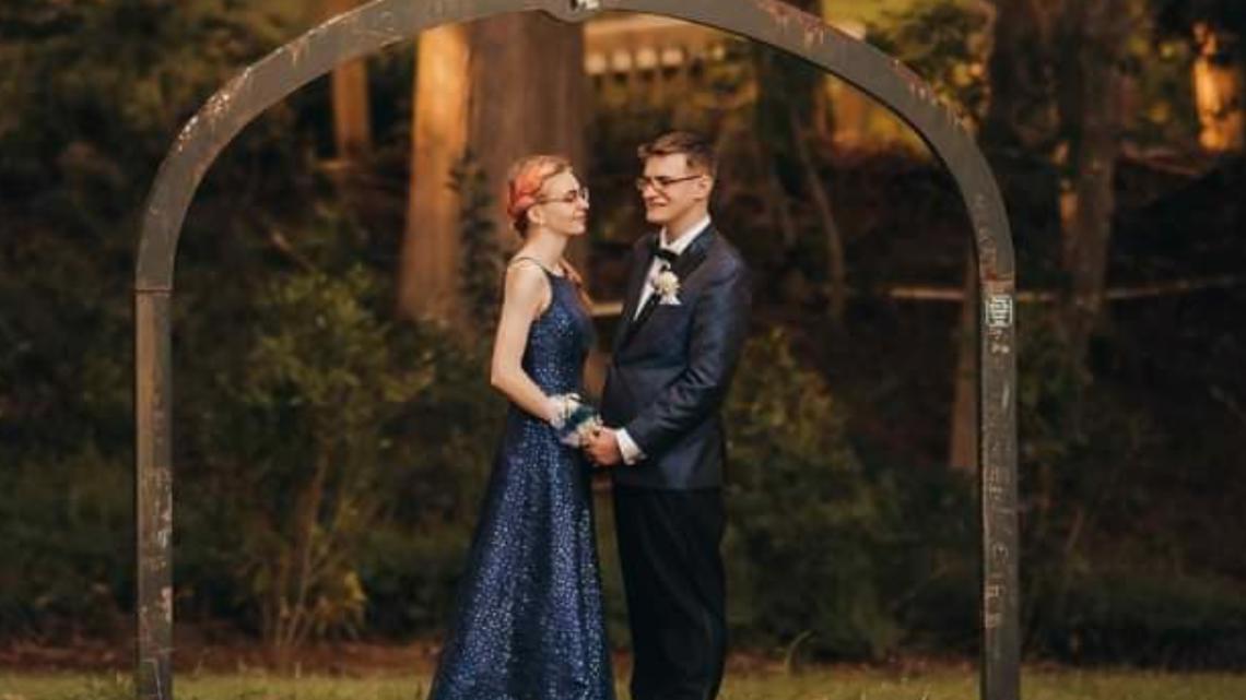 Autistic high schooler in Orangeburg enjoys his big prom night | wltx.com