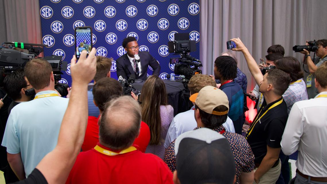 The hype surrounding LaNorris Sellers hits another level in Atlanta ...