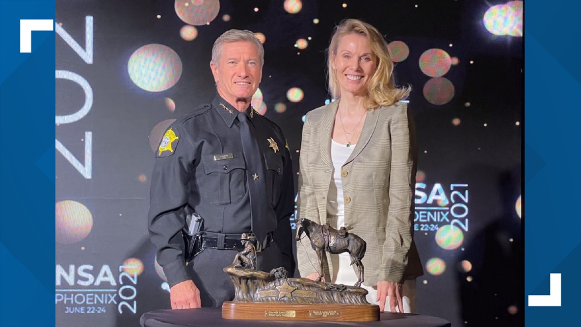 Sheriff Leon Lott gets National Sheriff of the Year Award | wltx.com