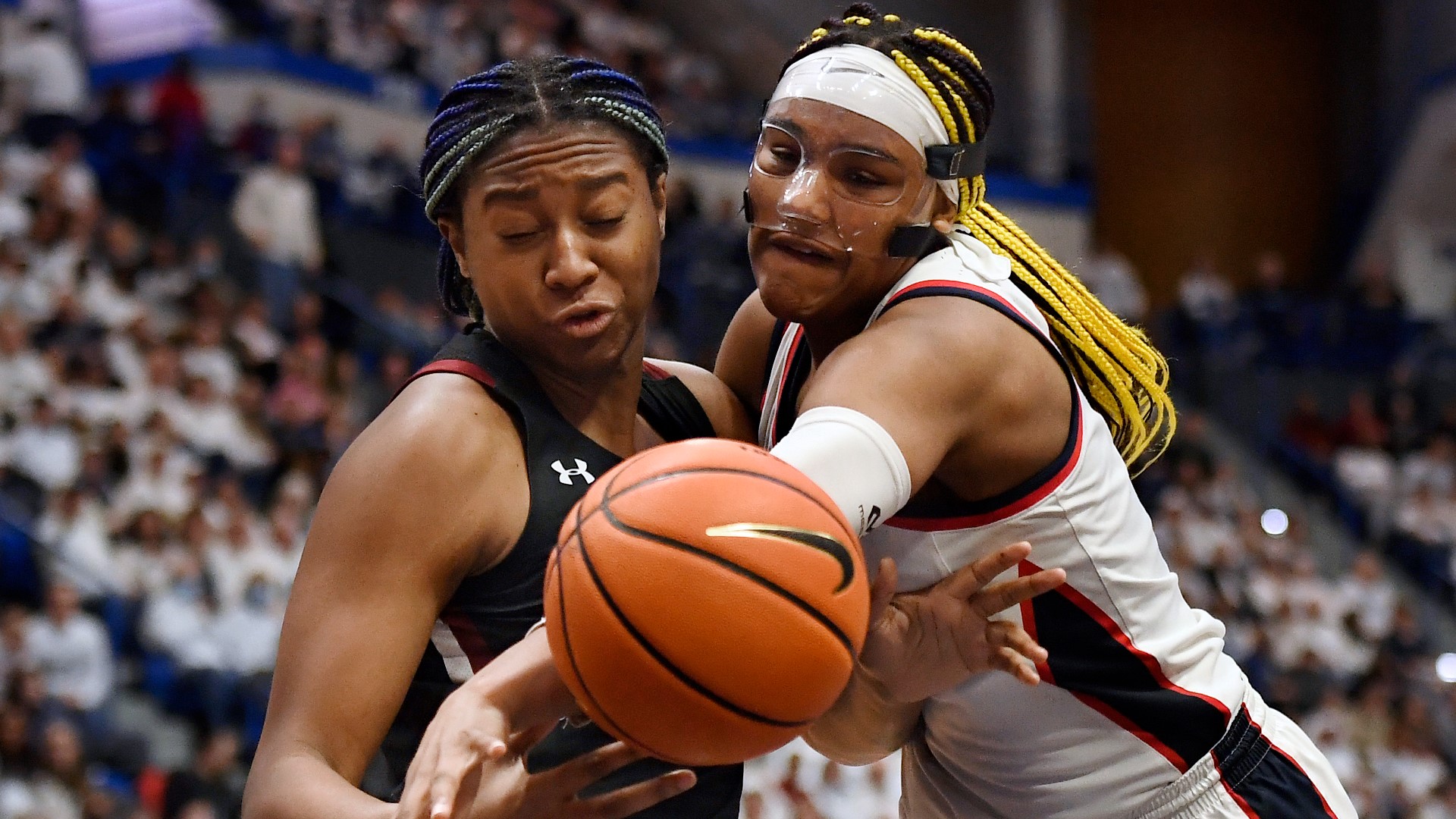 Aliyah Boston, SC win close bout with Aaliyah Edwards, UConn | wltx.com