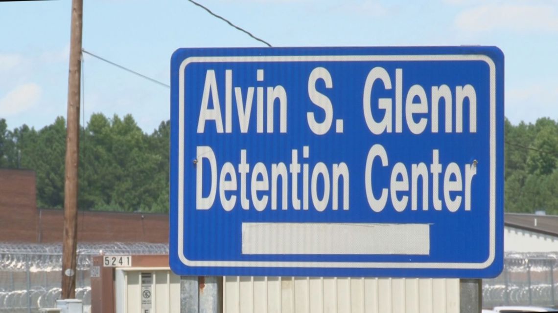 Four Alvin S. Glenn detainees show signs of drug overdose | wltx.com