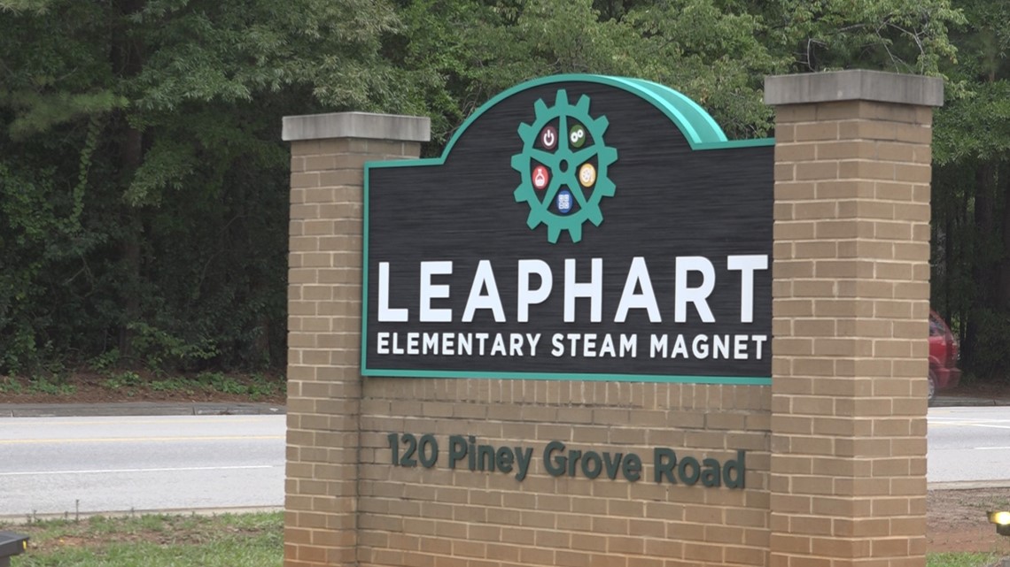 Leaphart Elementary family starts fundraiser for buddy benches | wltx.com
