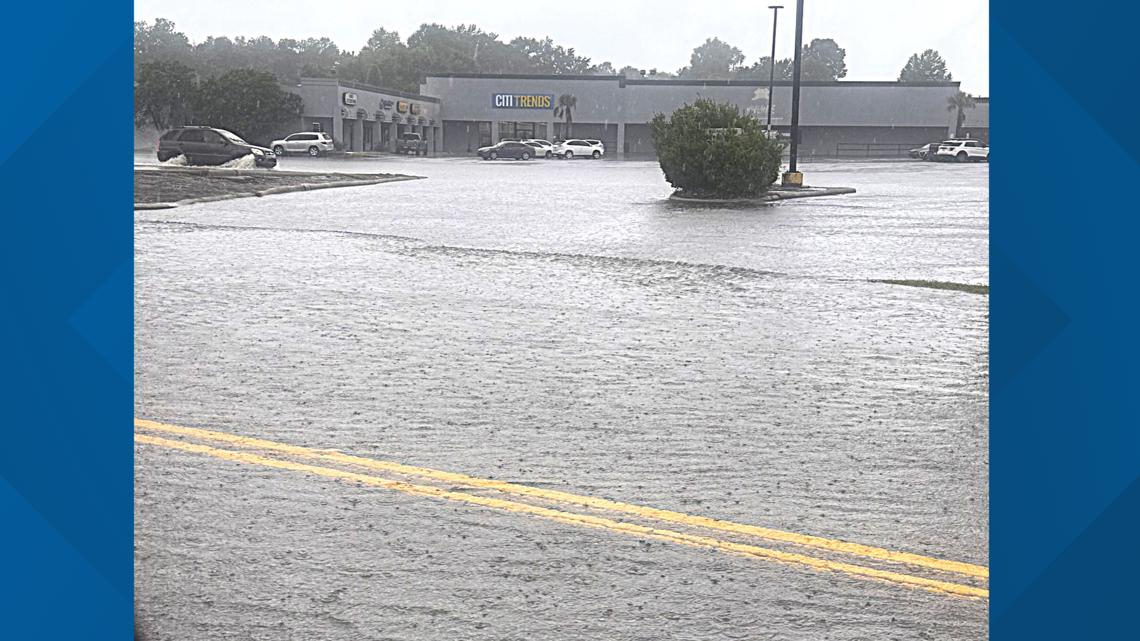 Forest Acres cut off as Columbia floods from Hurricane Helene | wltx.com