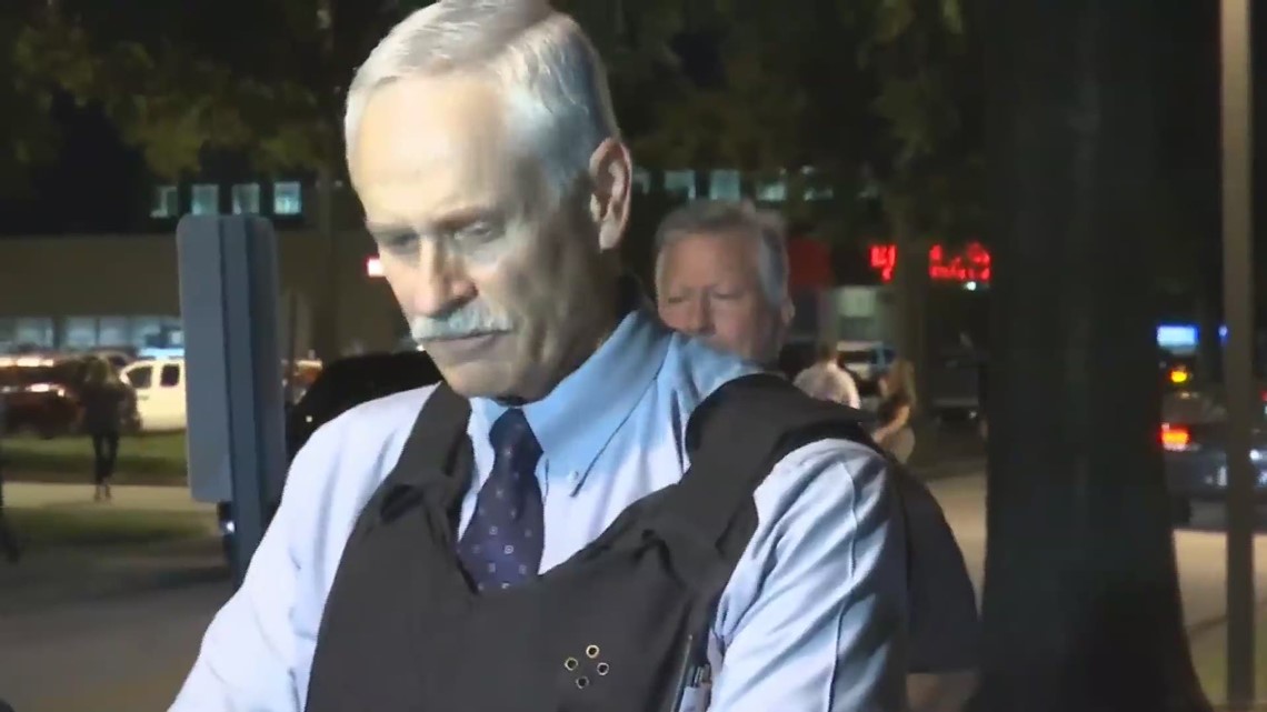 Florence Sc Police Chief Announces One Of His Officers Died