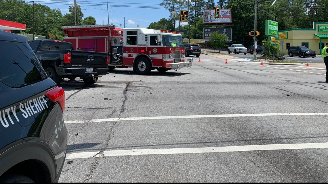Chase leads to crash at Two Notch Road and Beltline Boulevard | wltx.com