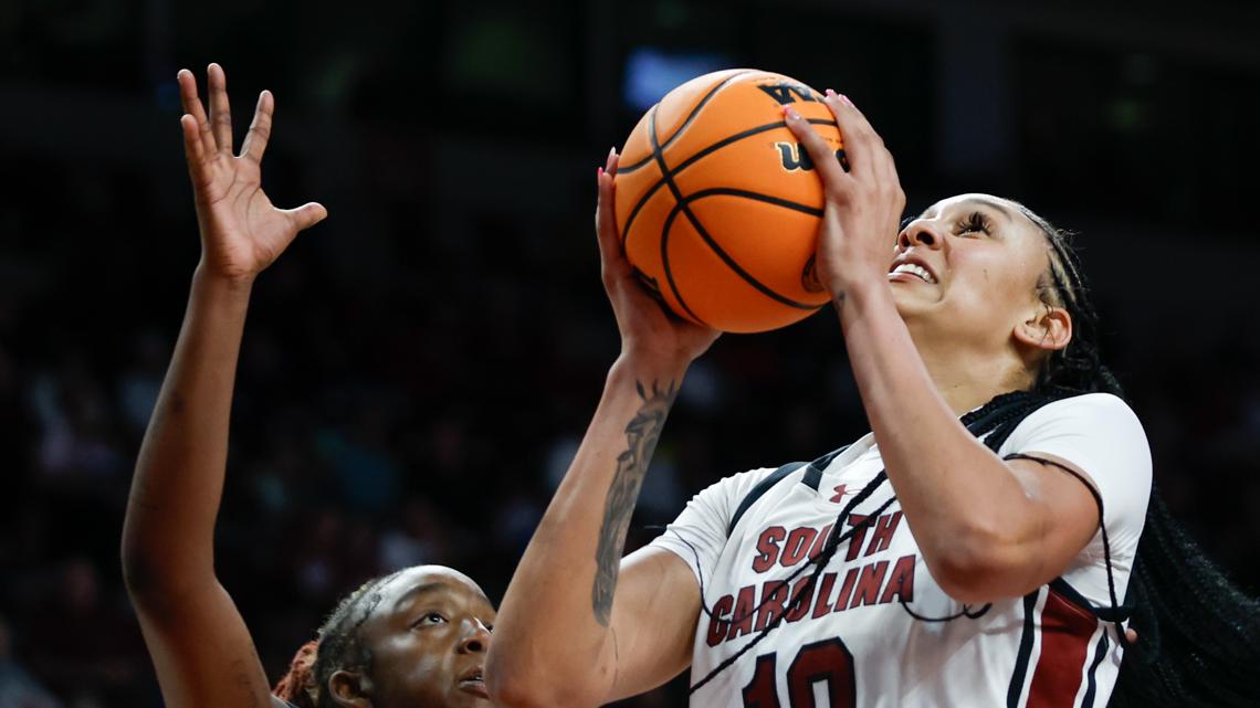 No. 1 South Carolina, Cardoso win 45th straight at home, overwhelm ...