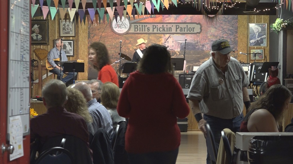 Bill's Music Shop and Pickin' Parlor hosts Veterans Day potluck | wltx.com