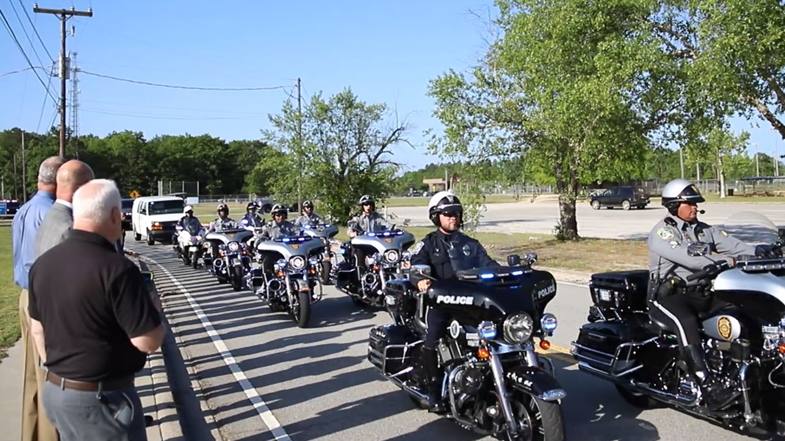Procession for Drew Barr held to pay tribute to fallen officers | wltx.com