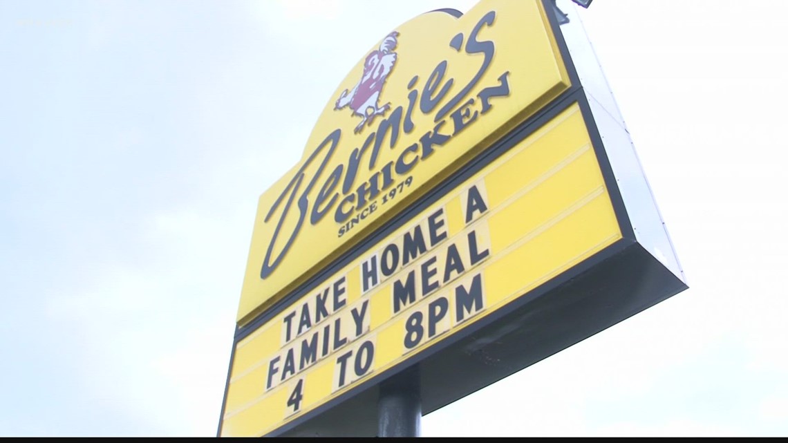 Local chicken restaurant gets ready for Gamecocks | wltx.com