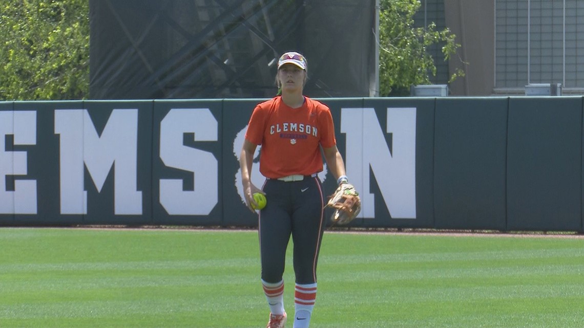 Bailey Taylor, Hannah Goodwin make Clemson softball roster | wltx.com