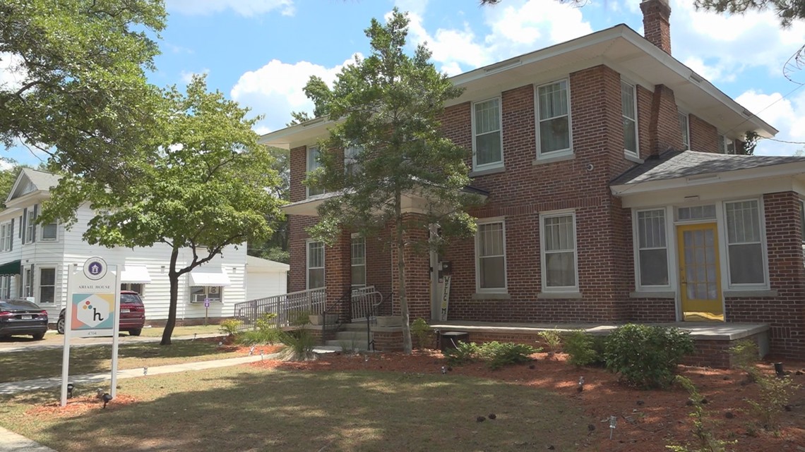 The Hive Community Circle helps domestic violence victims in SC | wltx.com