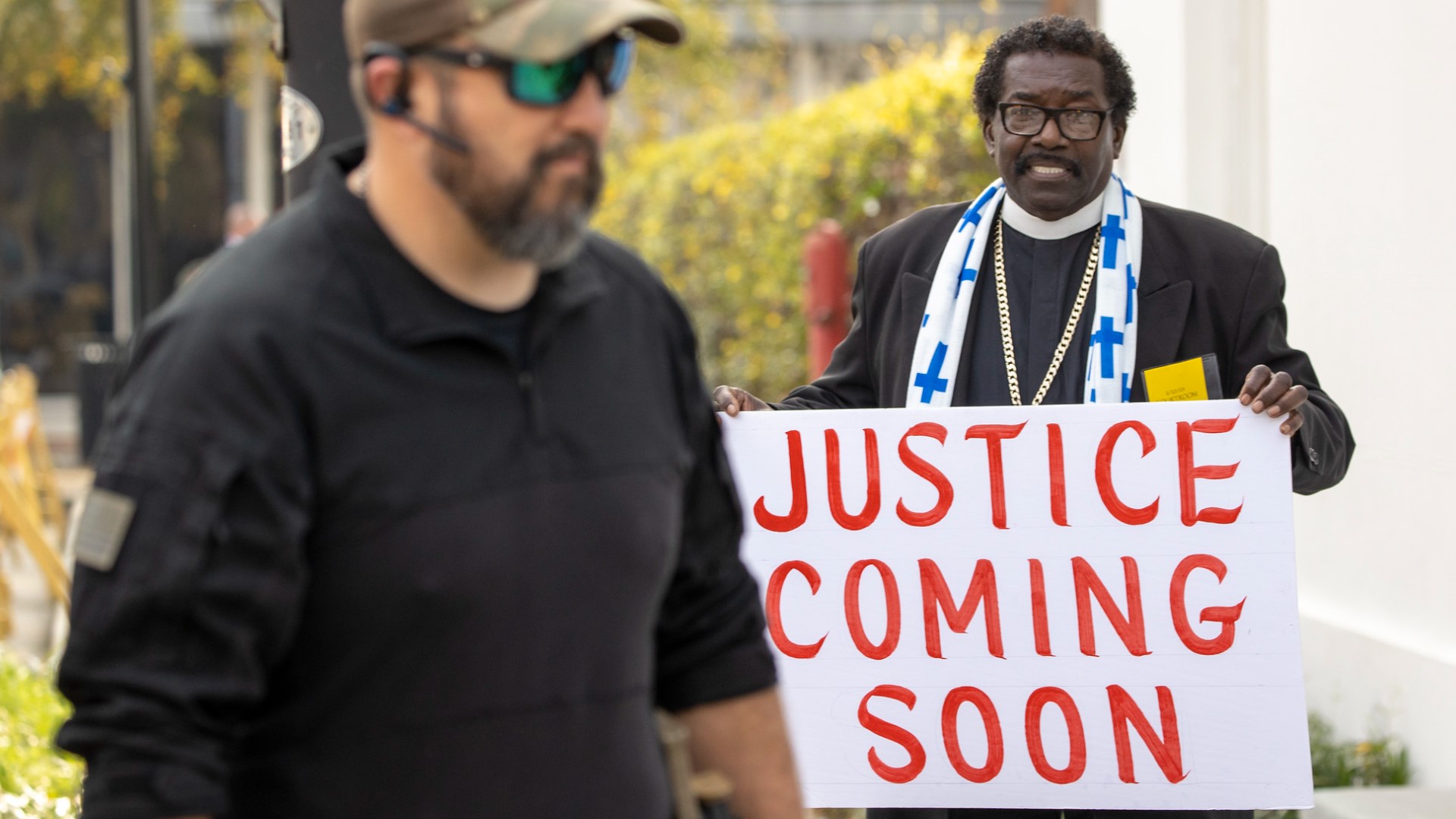 Defense at Murdaugh trial says 2 shooters; jury to see scene | wltx.com