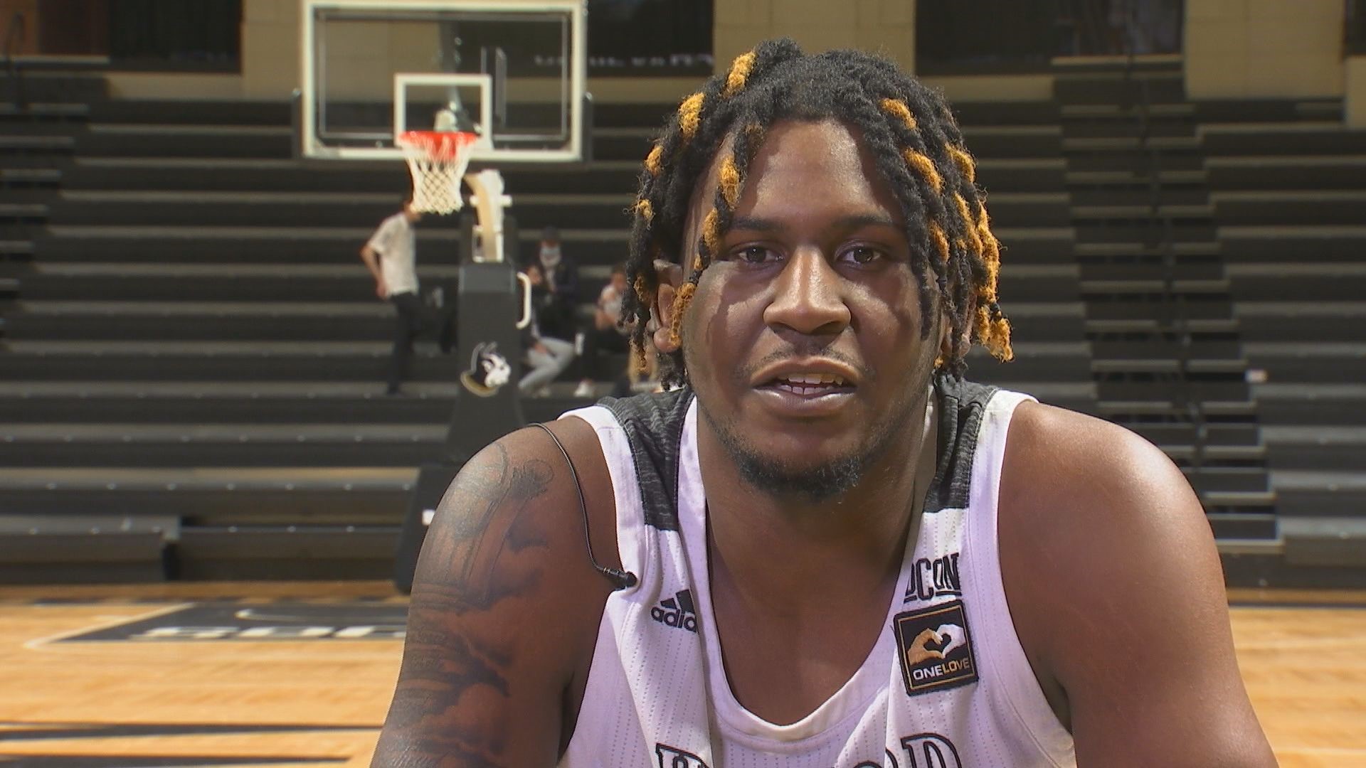 B.J. Mack signs with South Carolina | wltx.com